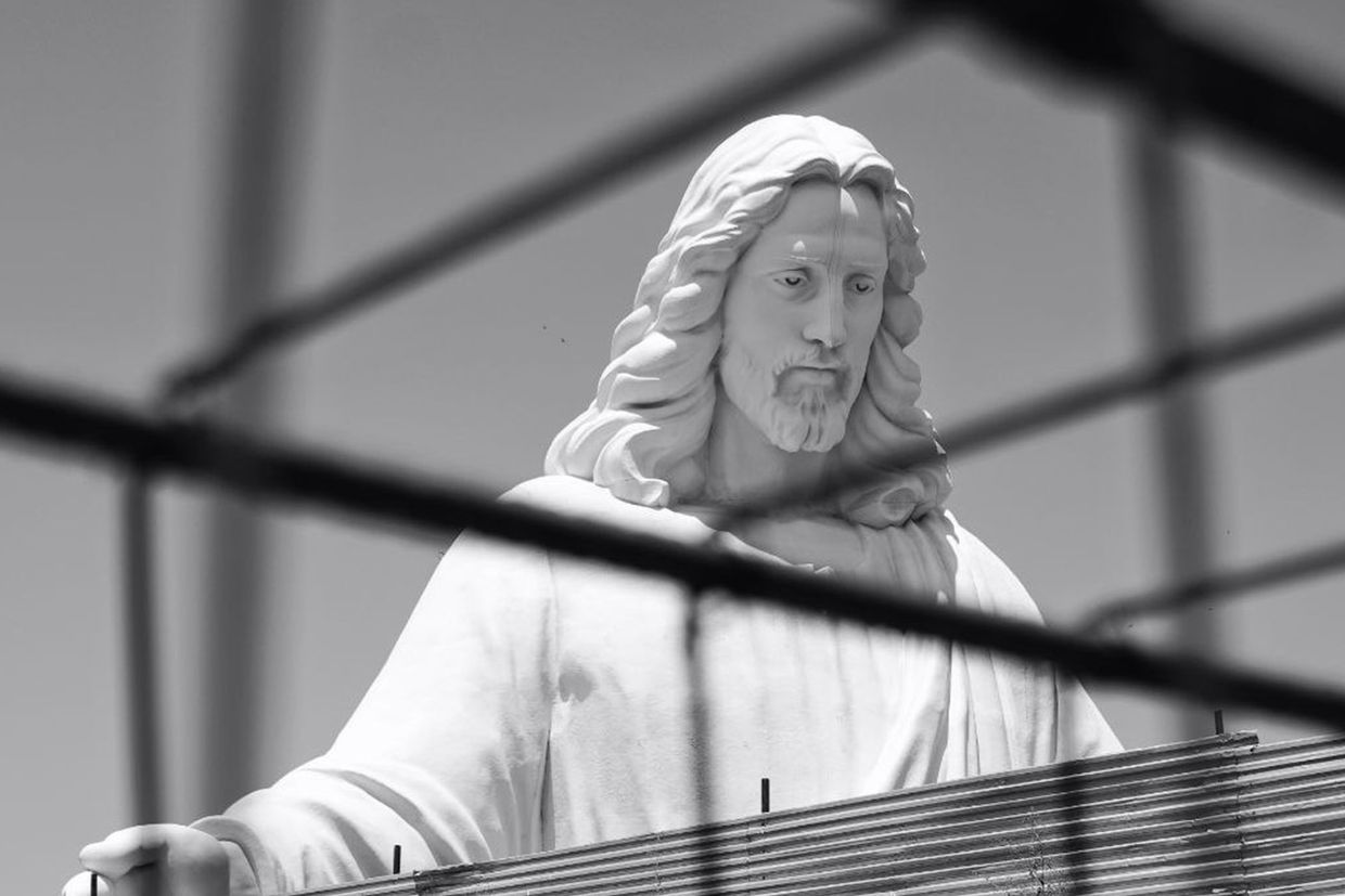 Installation of Armenia’s monumental Jesus statue begins