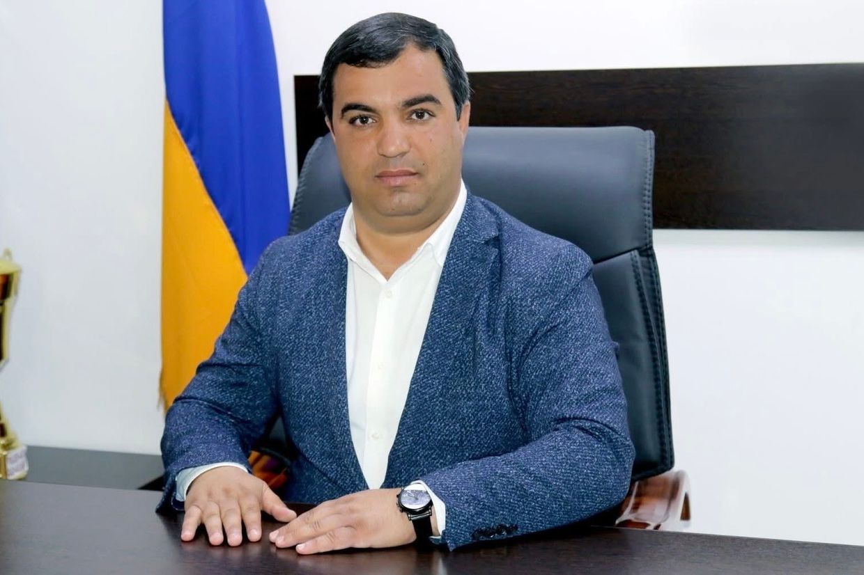 Opposition mayor and police officer shot dead in Armenia